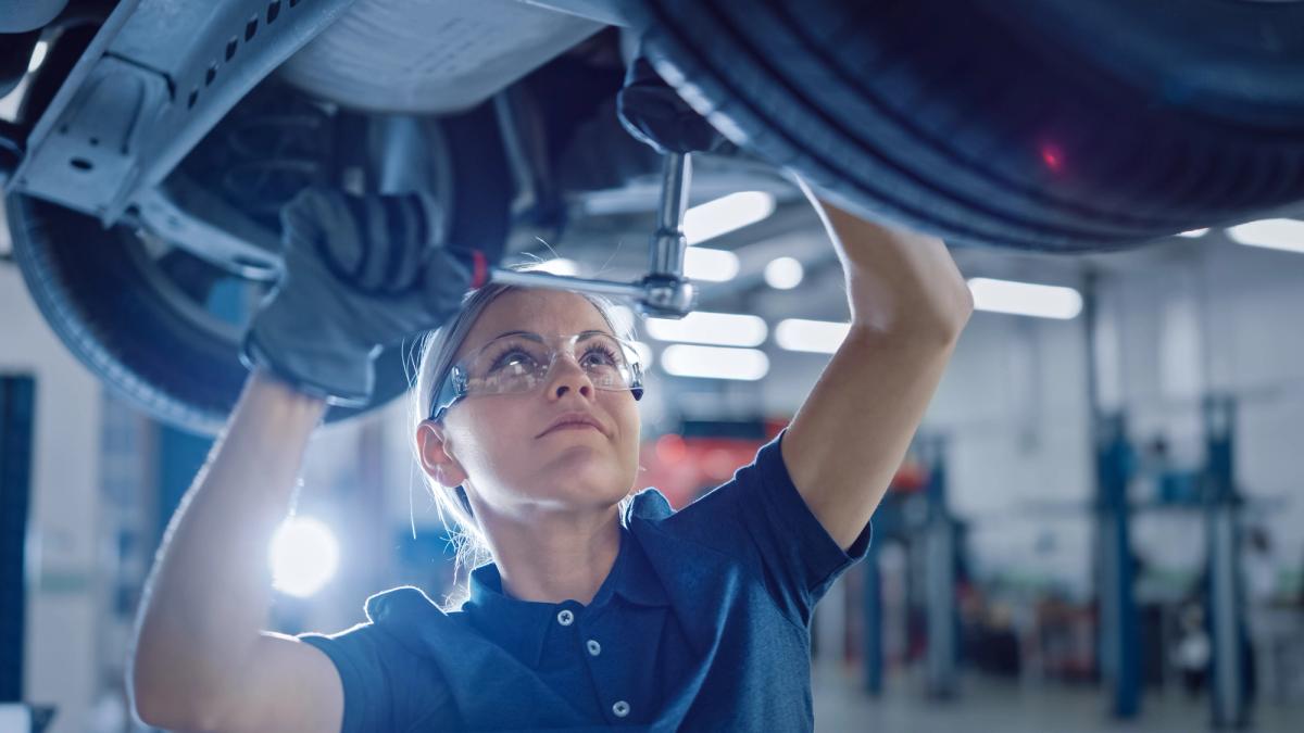 Top 8 service technician jobs and who’s hiring | Handshake