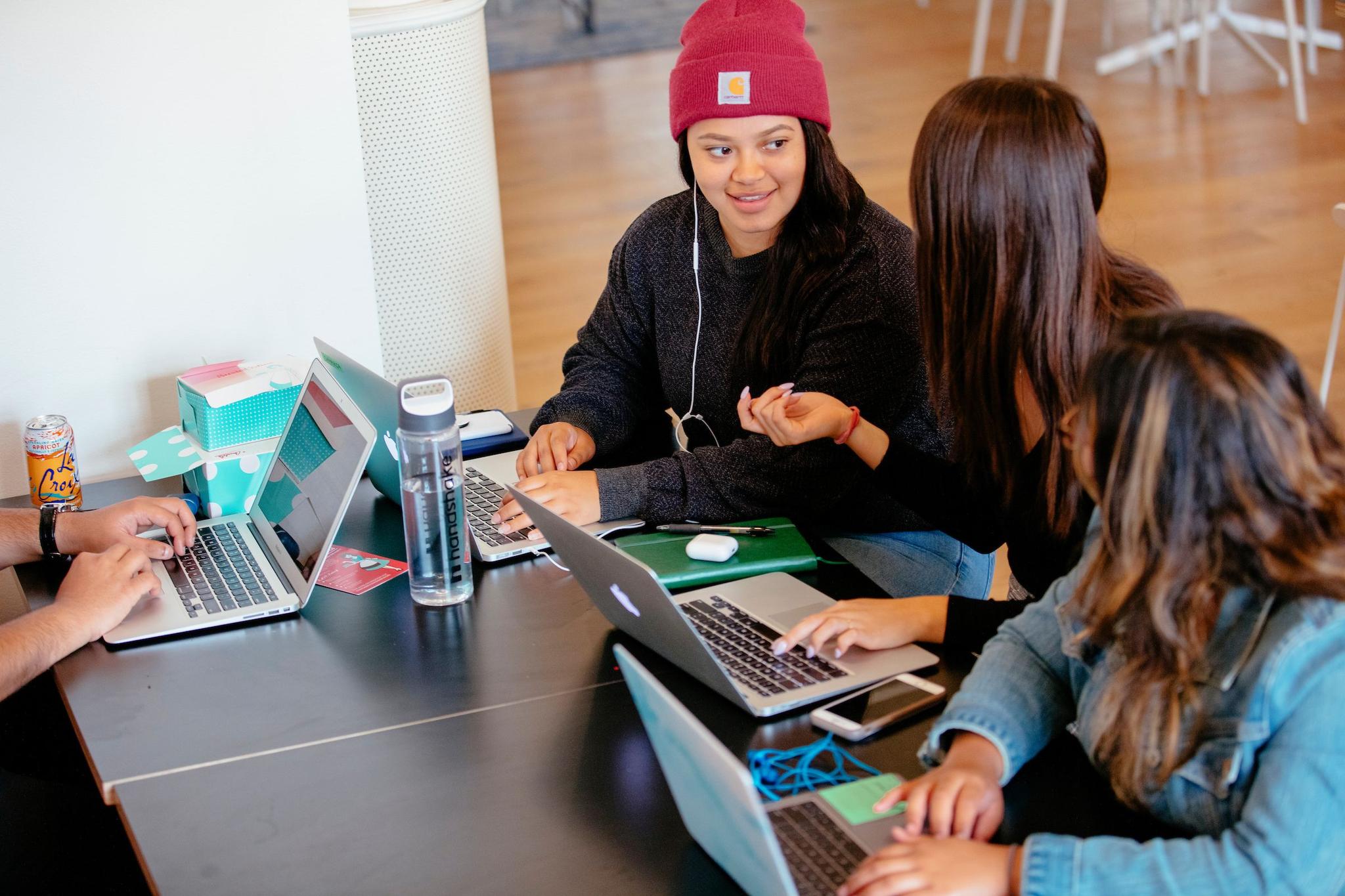 5 ways college students are landing internships right now | Handshake