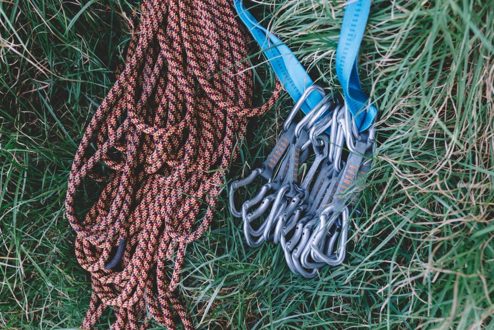 Polyester Slings Vs Nylon Slings: What's the Difference