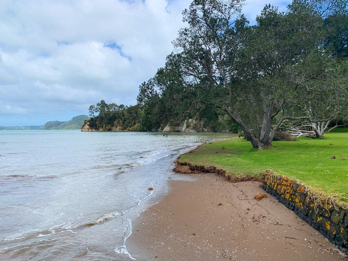 Exploring the beaches of the Manukau Harbour | Blog - New Zealand Trip ...