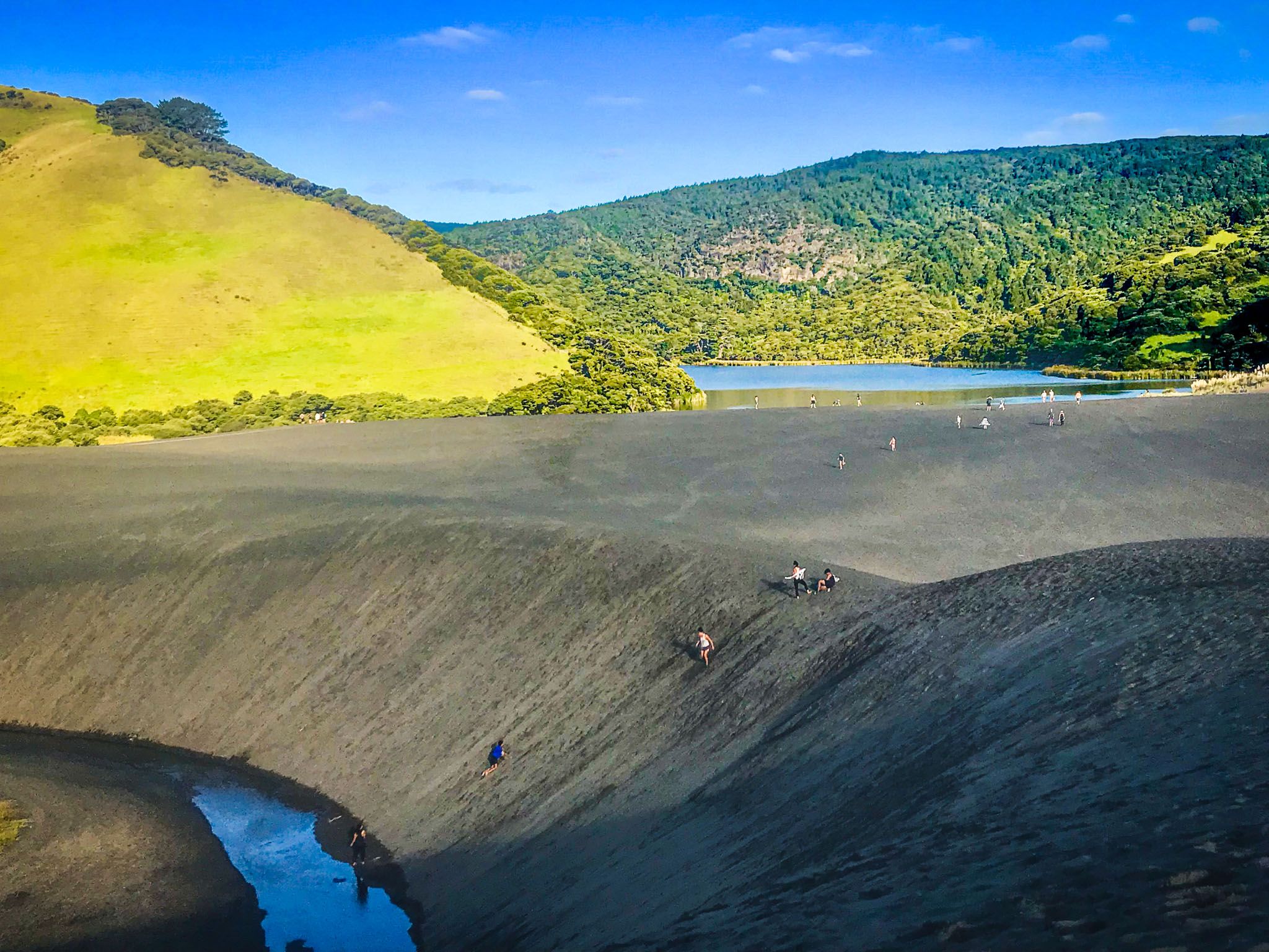 Lake Wainamu | West Auckland - New Zealand Trip Ideas