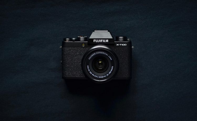 The Best Mirrorless Cameras for Travel Photography (2024) · Urth Magazine