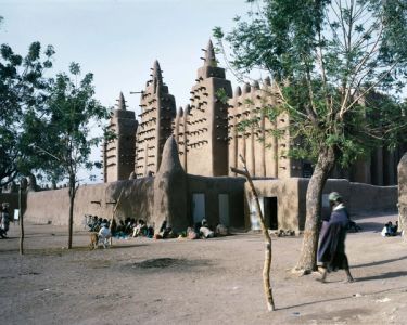 Of the Earth: Mali’s Mud-Made Mosque · Urth Magazine