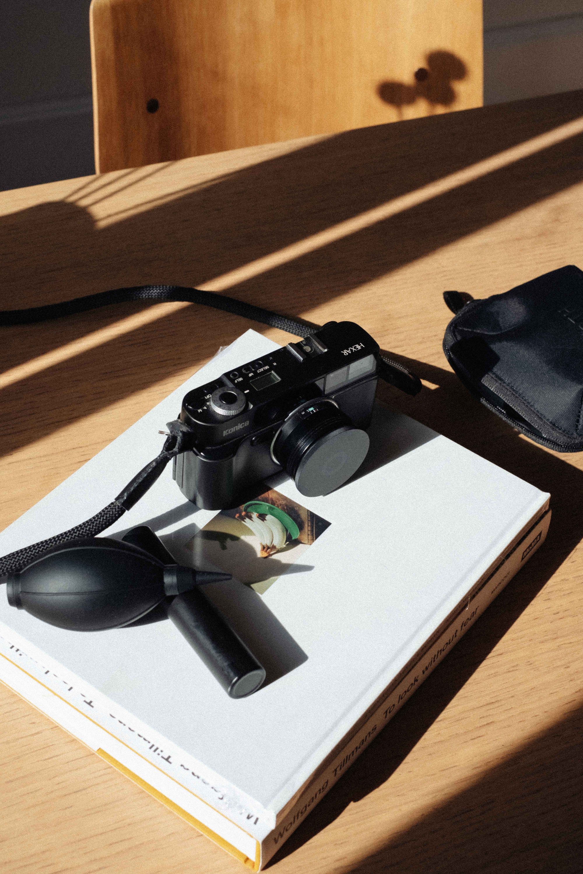 Inside the Home Studio of Nick Prideaux · Urth Magazine