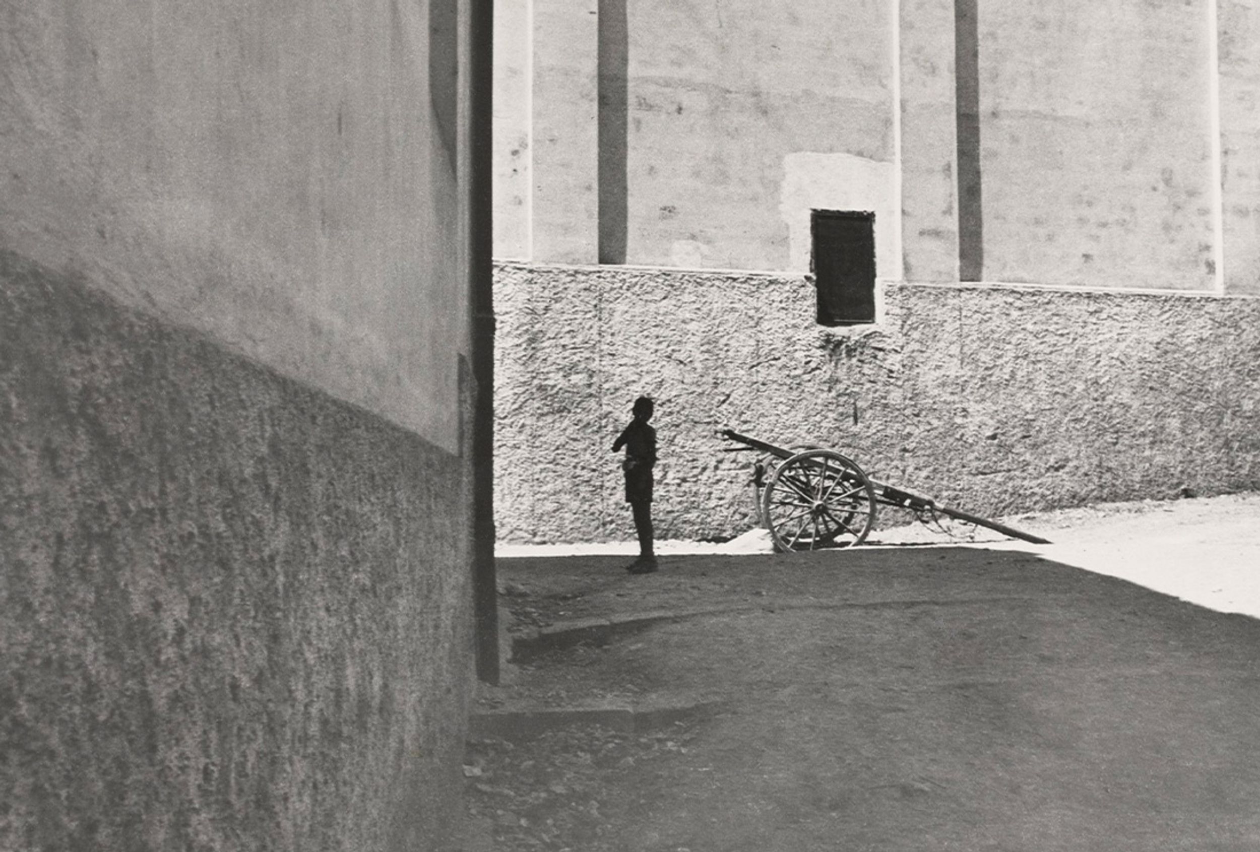 How Henri Cartier-Bresson Captured Candid Moments · Urth Magazine