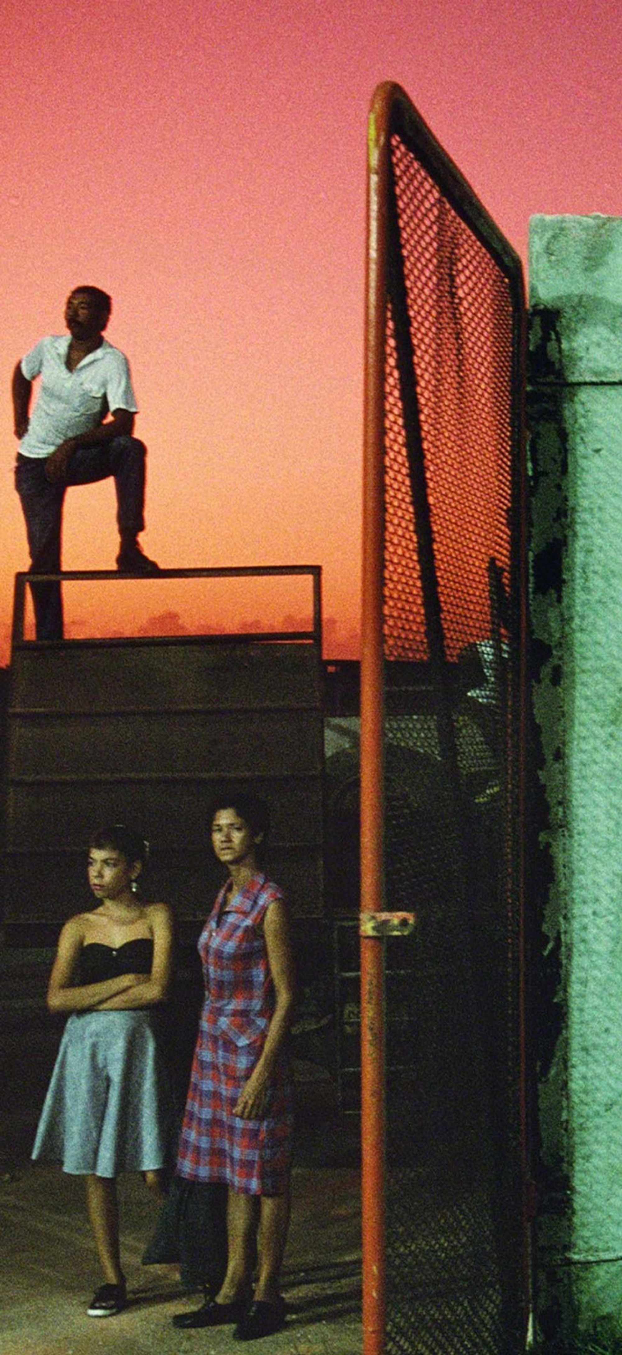 The Greats: How Alex Webb Found His Street Photography Style | Urth ...