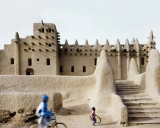 Of the Earth: Mali’s Mud-Made Mosque · Urth Magazine