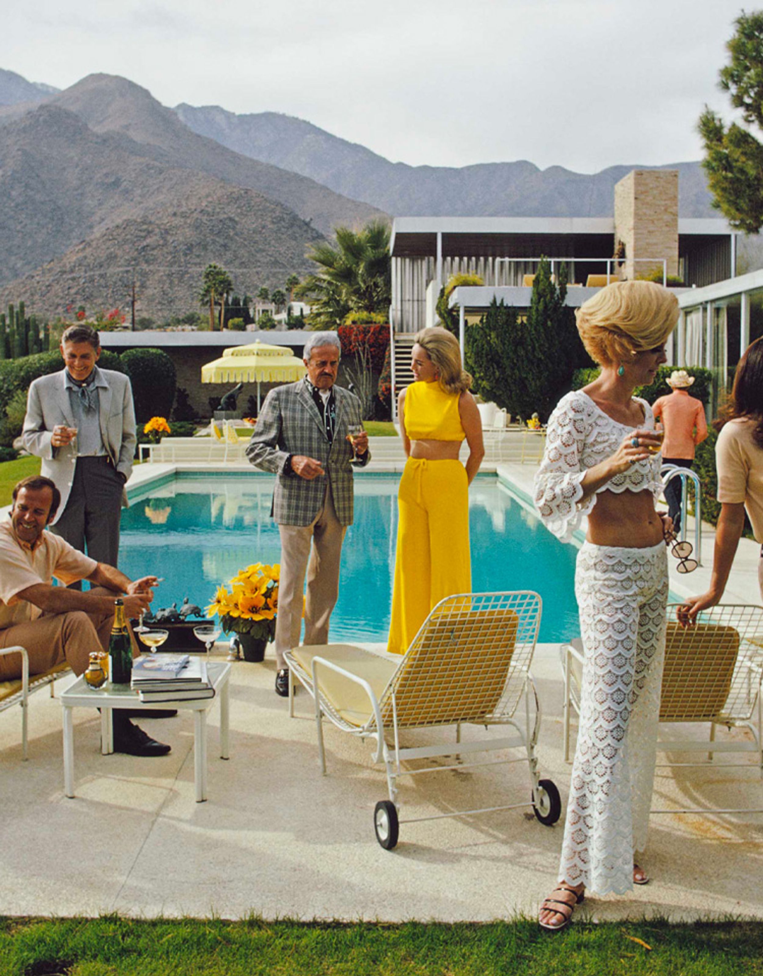 Slim Aarons Photography: How He Captured High Society · Urth Magazine