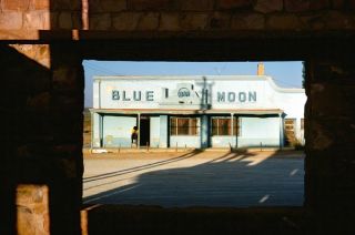 The Greats: How Alex Webb Found His Street Photography Style | Urth ...