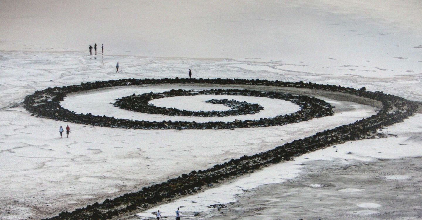 The Environmental Entropy of Robert Smithson’s Spiral Jetty | Urth ...