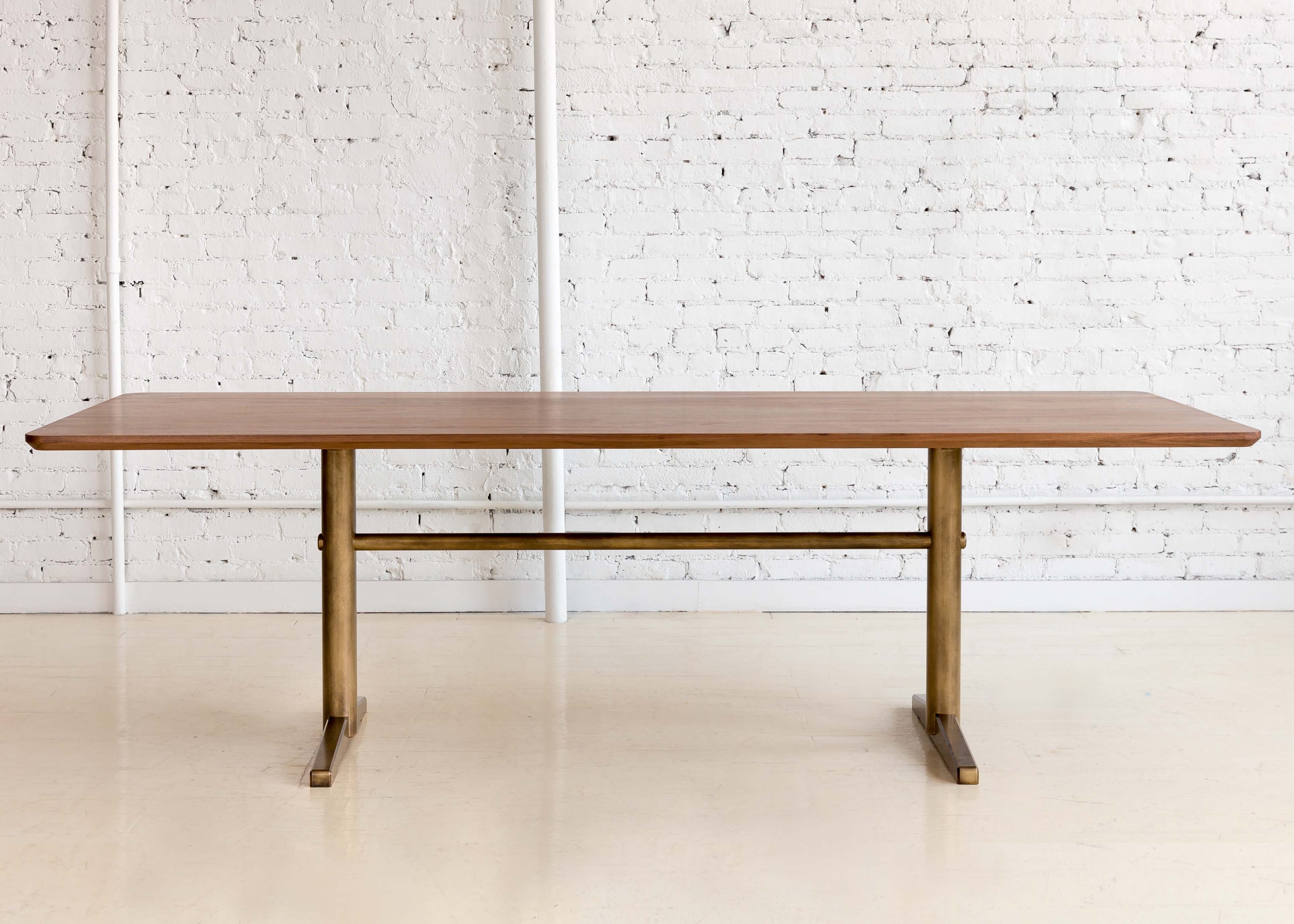 PILLAR DINING TABLE Racetrack | Fort Standard