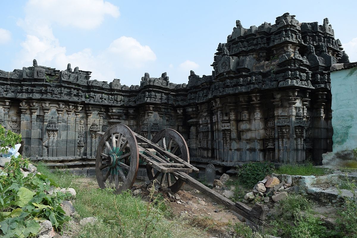 Lakkundi: Hallelujah in Stone