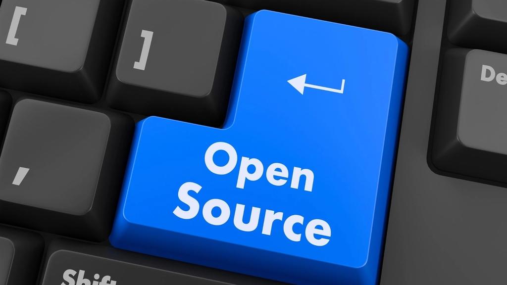 Open-Source vs Closed-Source LMS: Understanding Key LMS Technologies