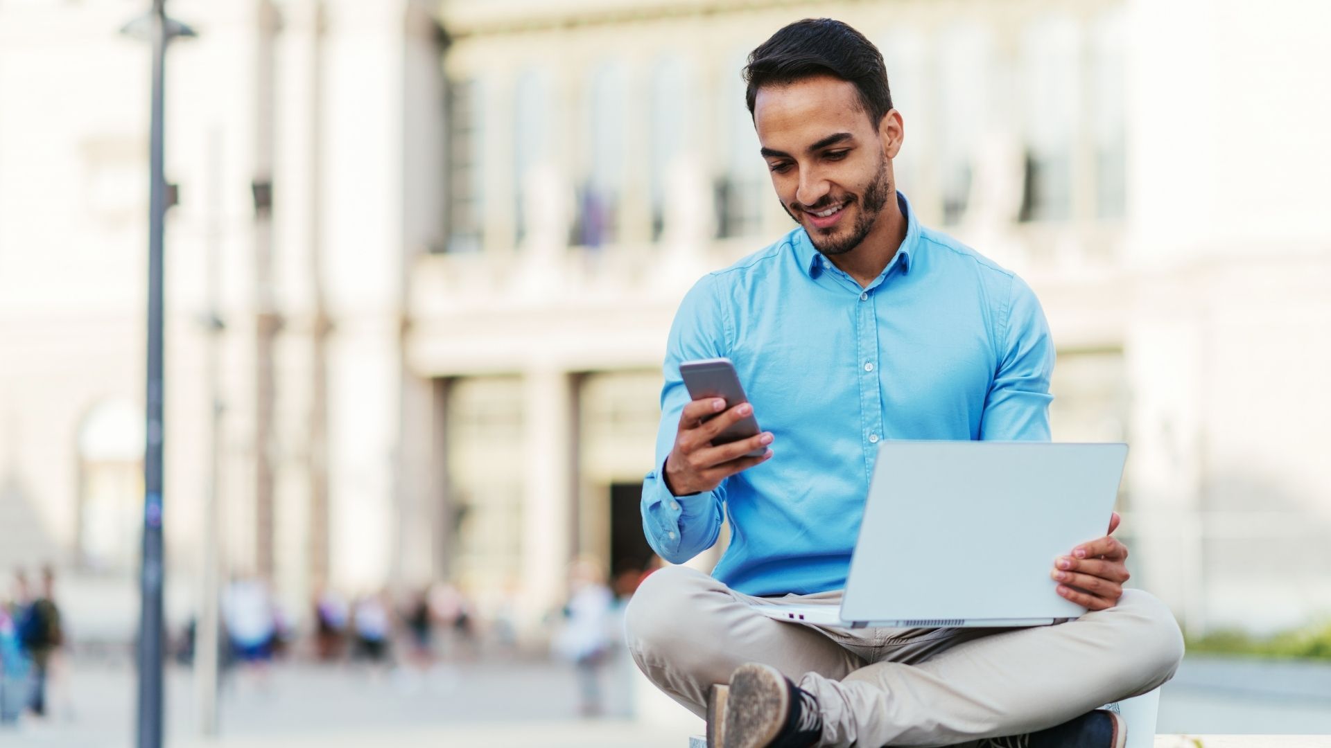 Synchronous Vs Asynchronous Learning: In-Depth Guide