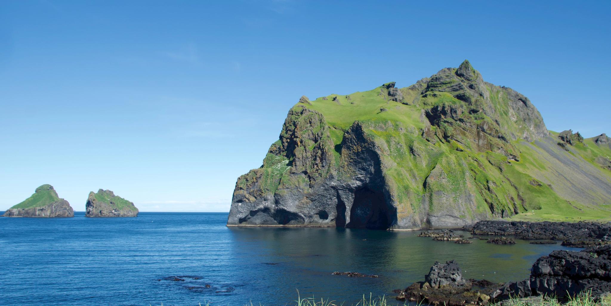 Elephant Rock in Iceland: A Full Guide For Visitors