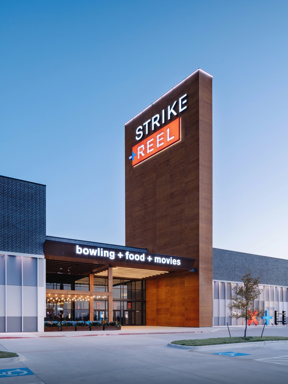 Strike + Reel: A Dynamic Entertainment Destination in Garland, TX