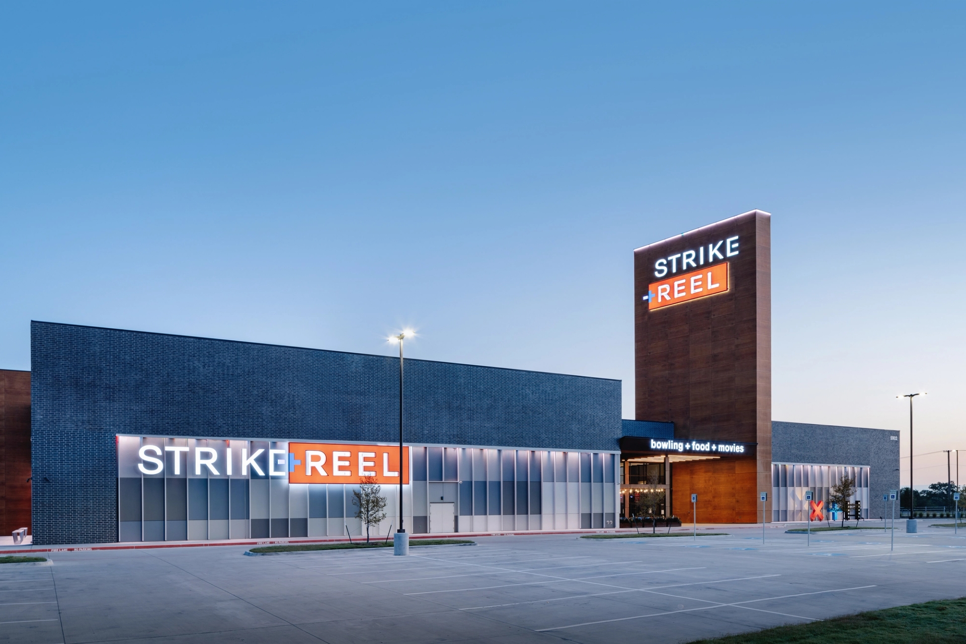 Strike + Reel: A Dynamic Entertainment Destination in Garland, TX
