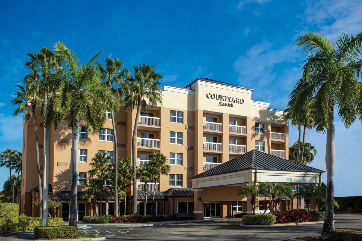 Courtyard by Marriott Aventura Mall: Ultimate Convenience and Comfort