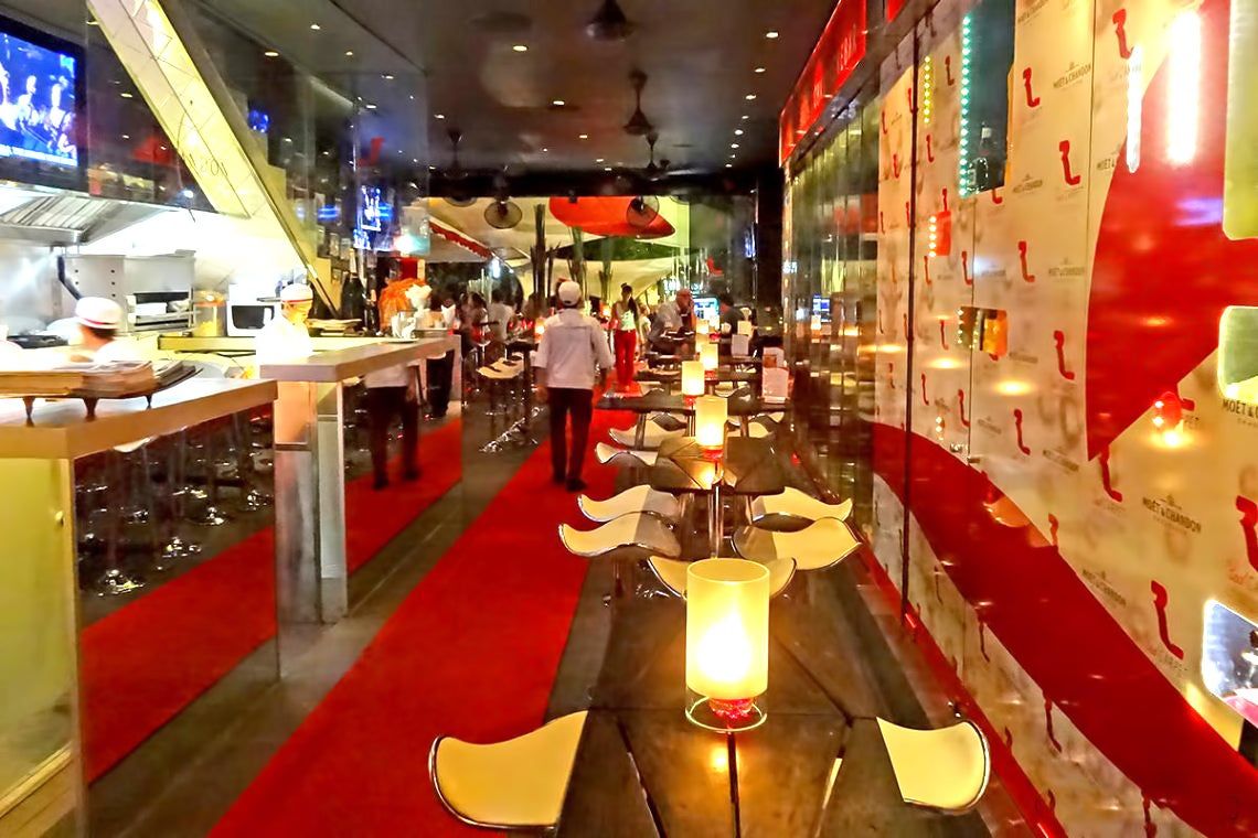 Red Carpet Champagne Bar in Bali