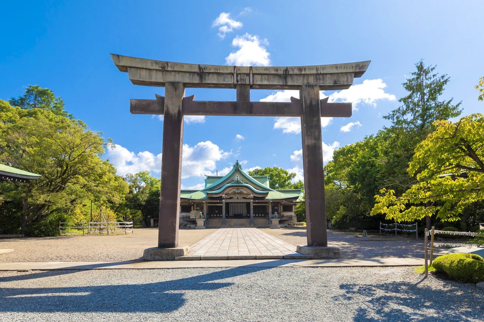 Top 10 Popular Shrines and Temples in Osaka