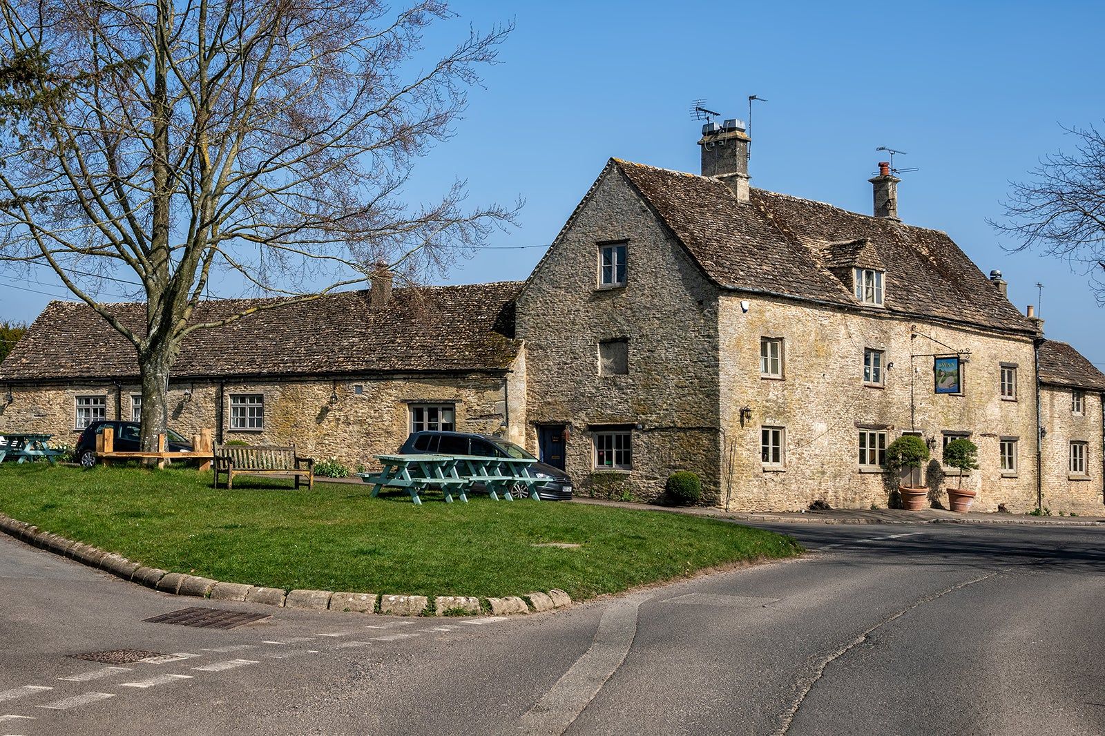 10 Best Pubs in the Cotswolds