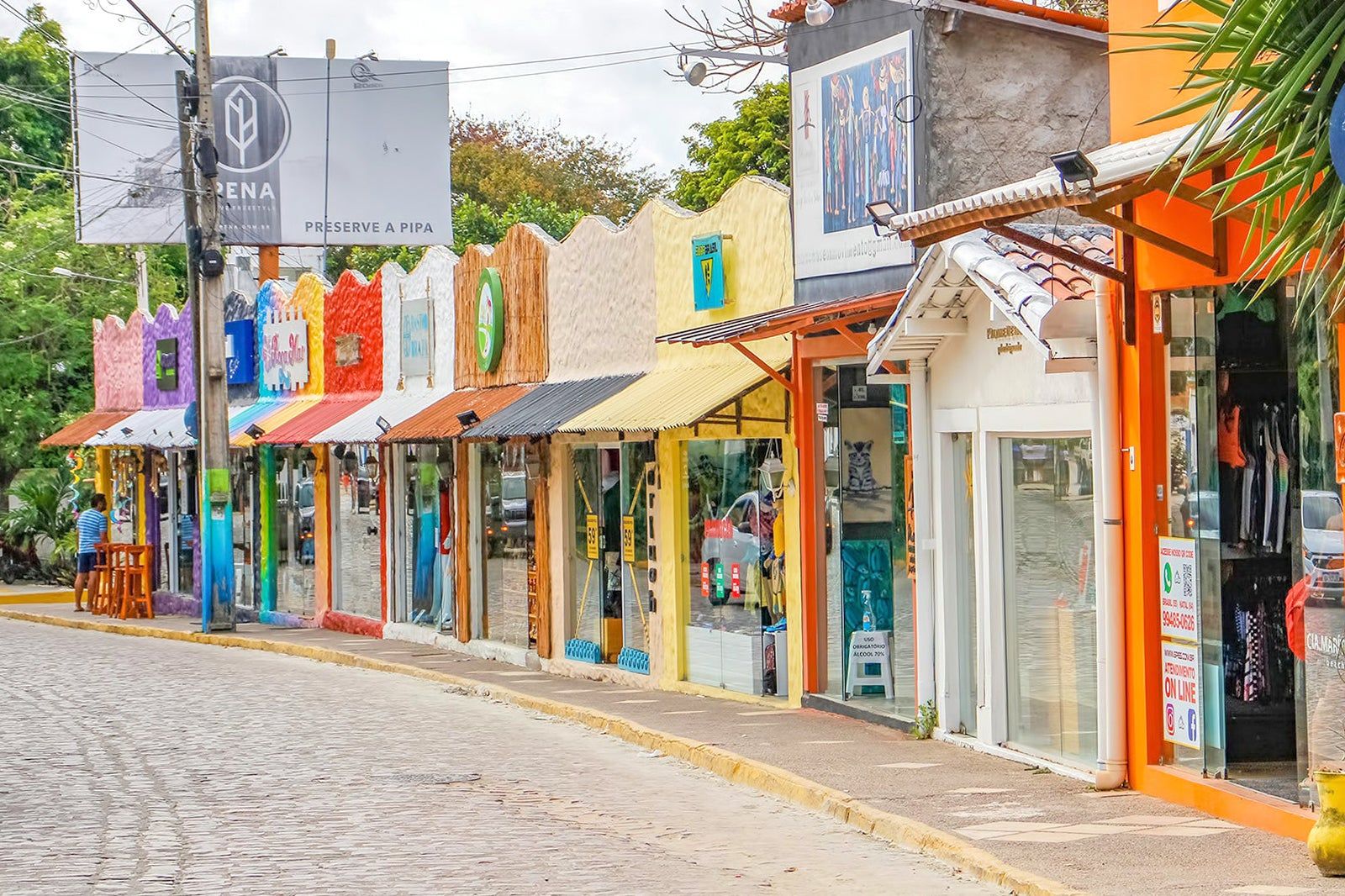 Avenida Baía dos Golfinhos em Pipa