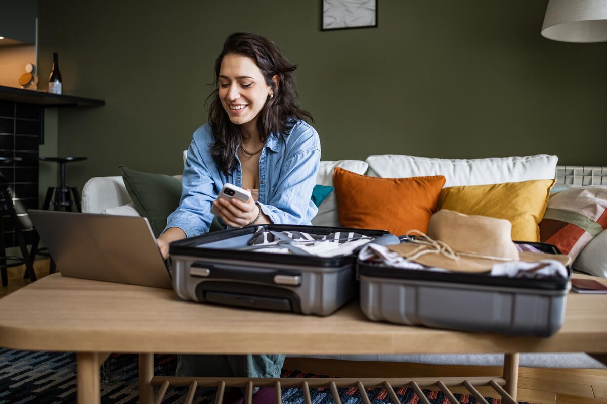What are the Cheapest Days to Book and Fly? | Expedia Air Hacks