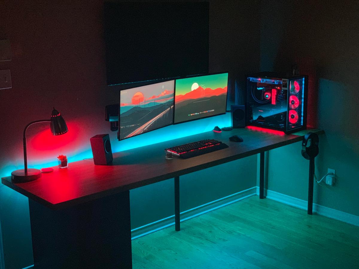 Clean gaming setup with DIY IKEA SALJAN desk | Remote Setups