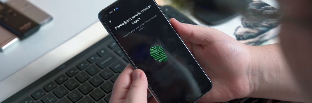 Fingerprint Clocking In System vs. Facial Recognition Attendance System ...