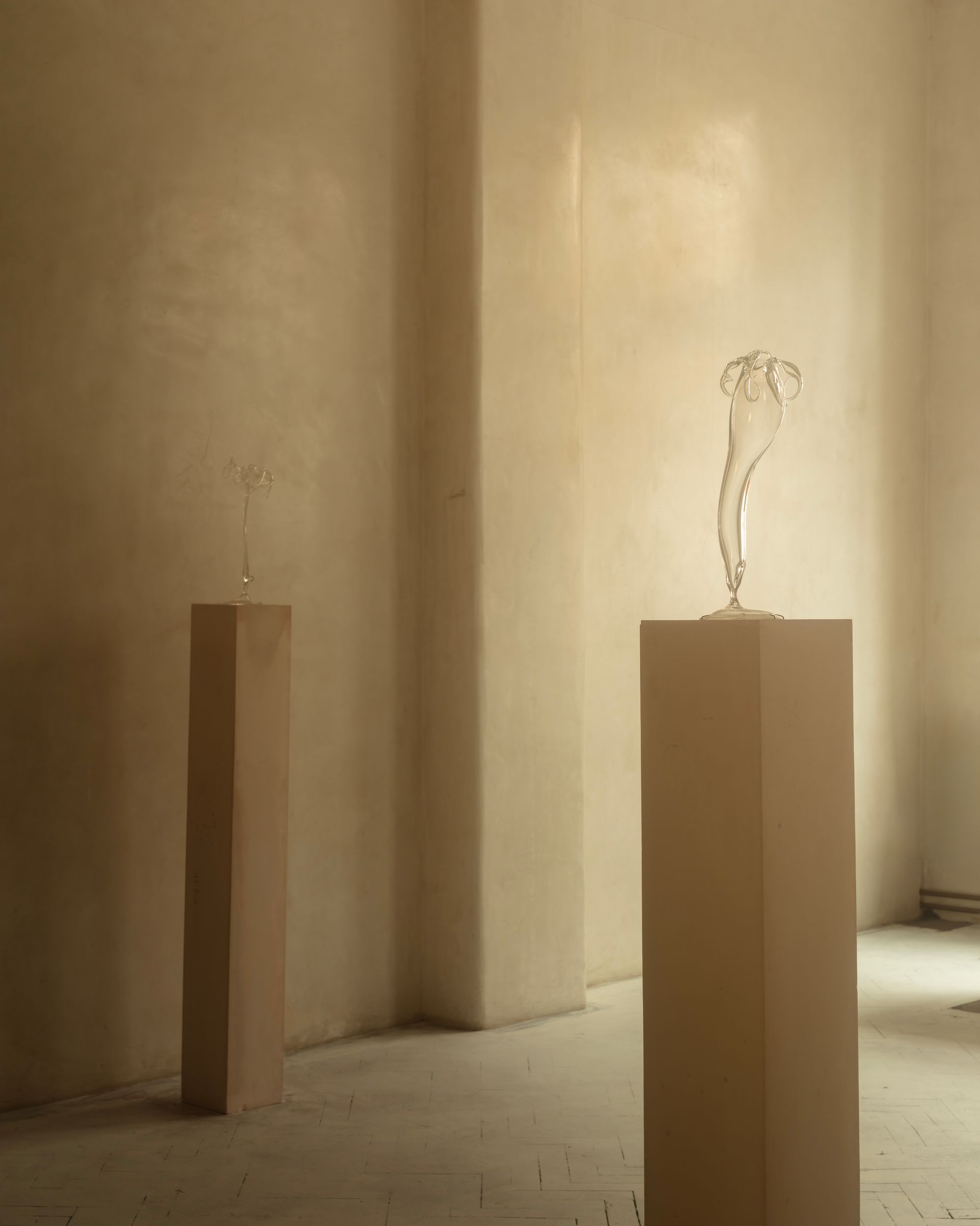 PIN–UP | ARTIST MIRANDA KEYES IS CHASING THE VANISHING POINT