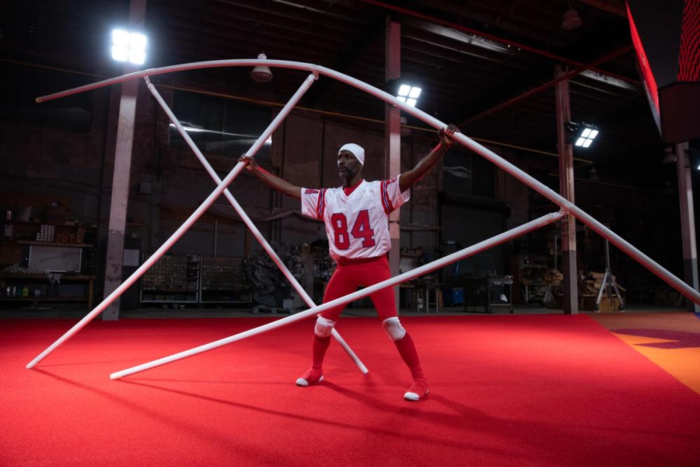 PIN–UP | MATTHEW BARNEY IS READY TO FLEX AGAIN