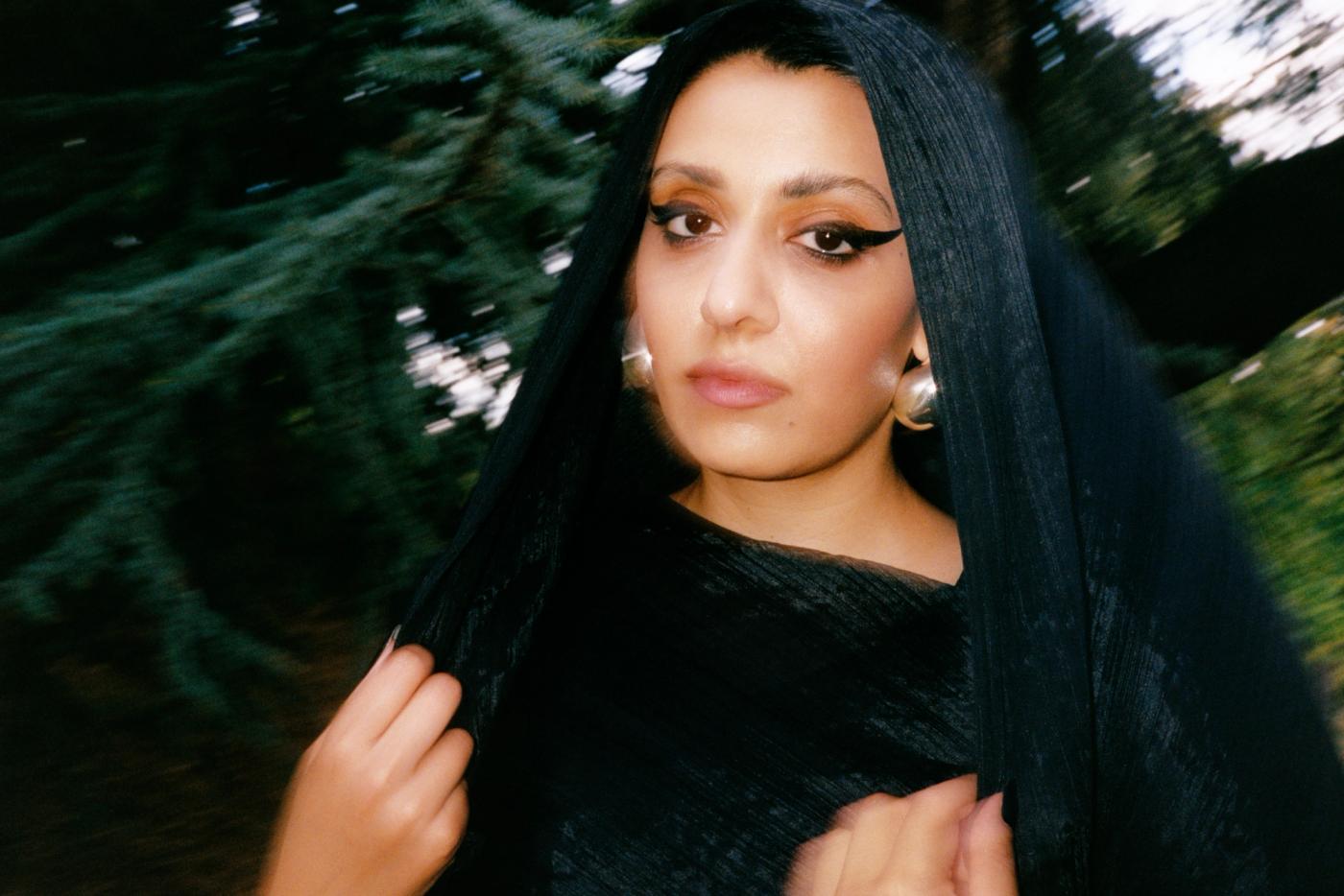 PIN–UP | BEAUTY, RITUAL, WASHING: AN INTERVIEW WITH SUMAYYA VALLY
