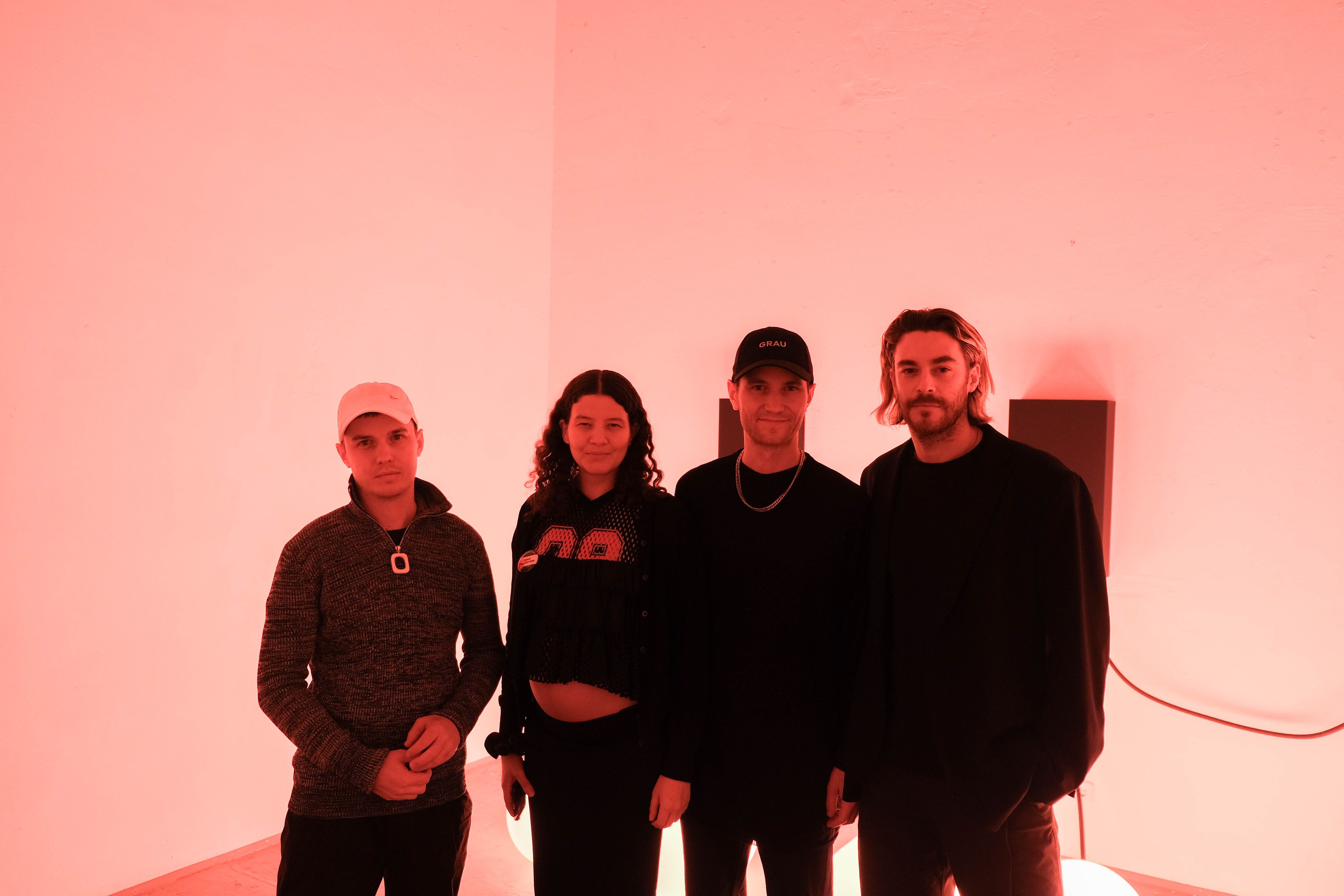 PIN–UP | LEAF DROP