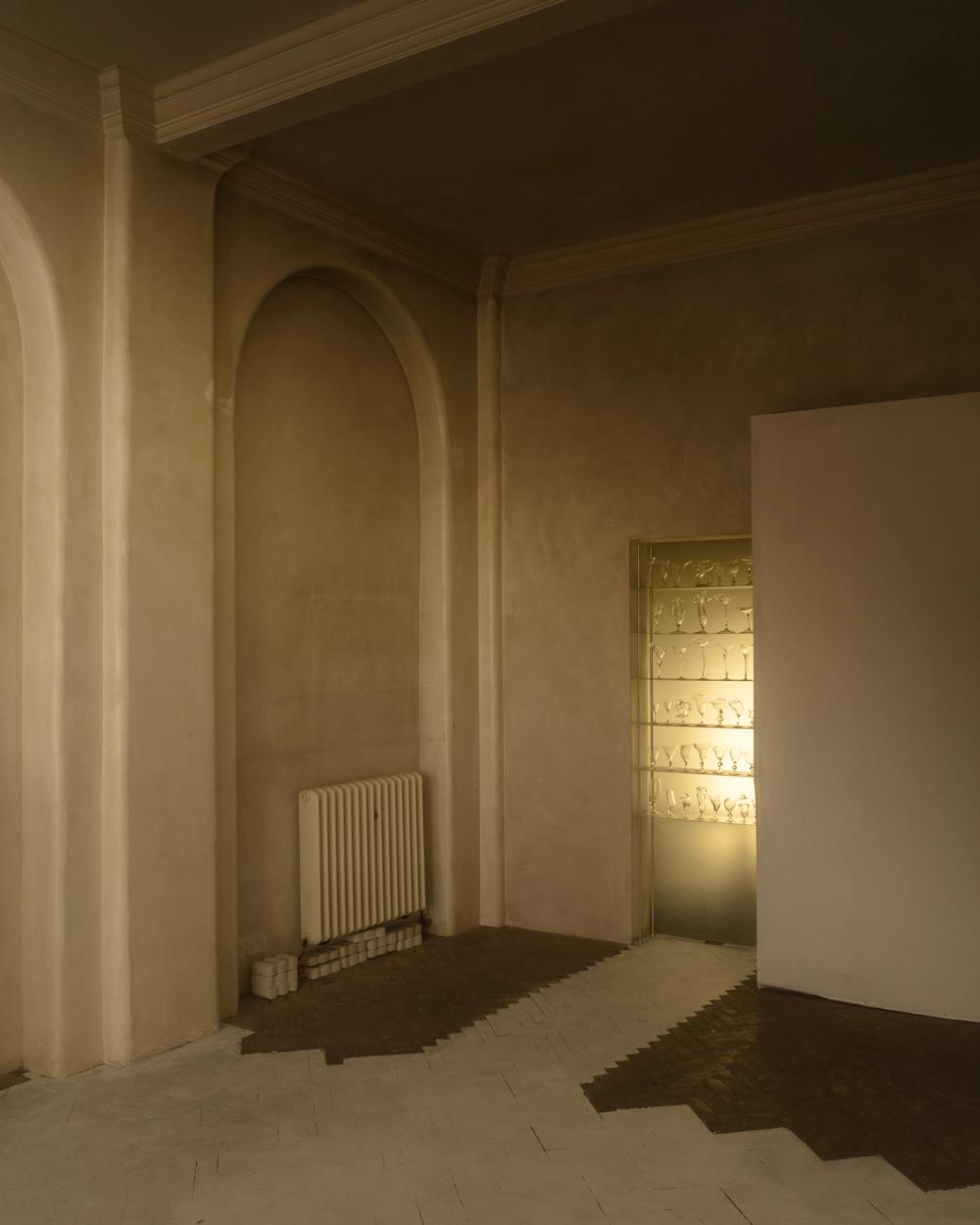 PIN–UP | ARTIST MIRANDA KEYES IS CHASING THE VANISHING POINT