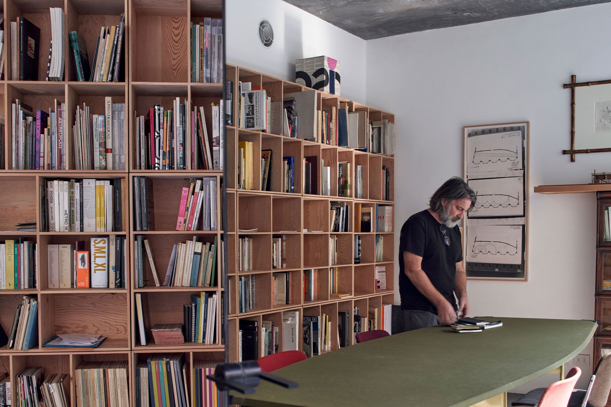 PIN–UP | SMILJAN RADIĆ’S FRAGILE VISION OF ARCHITECTURE