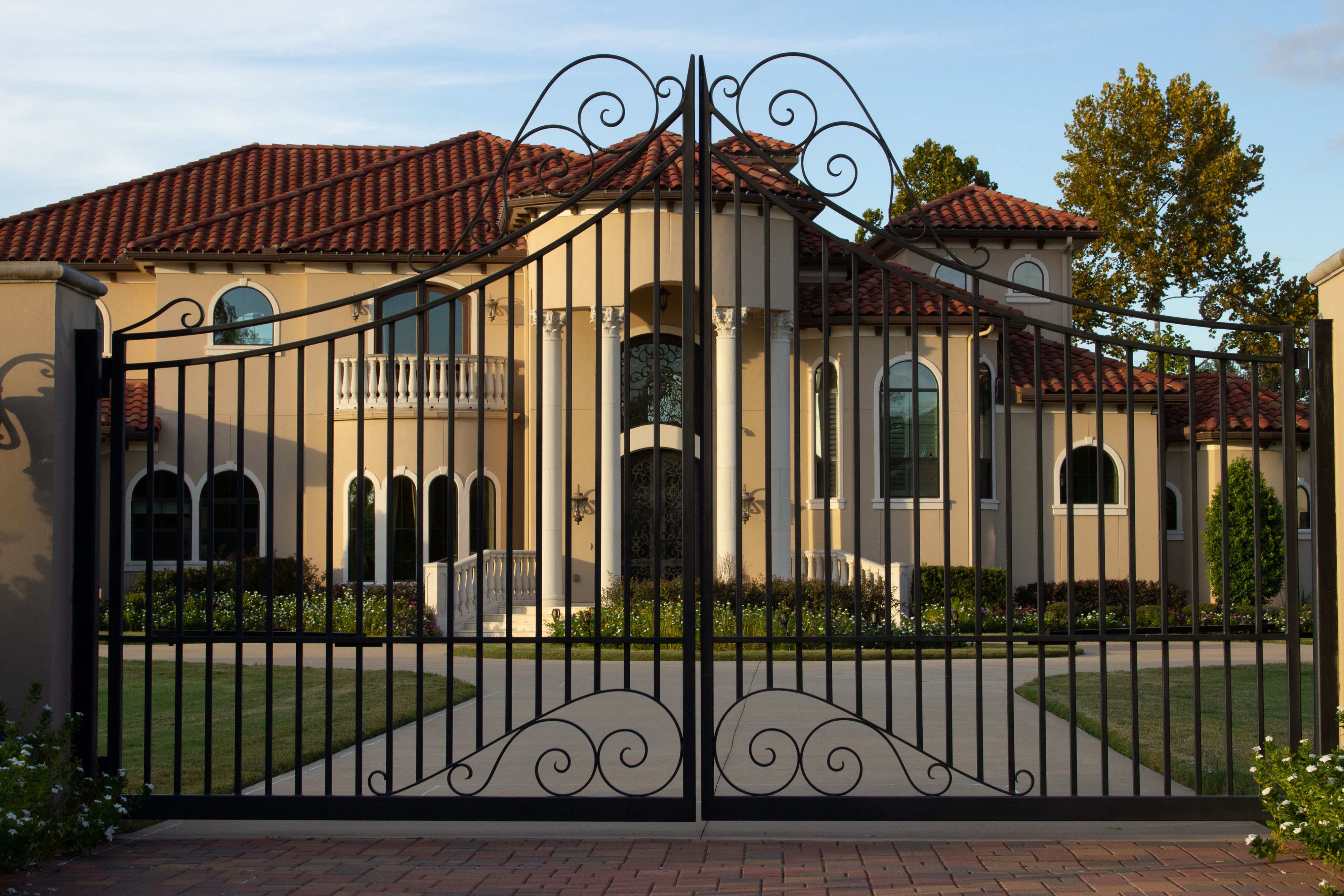 PIN–UP | ARE BUSH-ERA STARTER CASTLES BOUND FOR A COMEBACK?