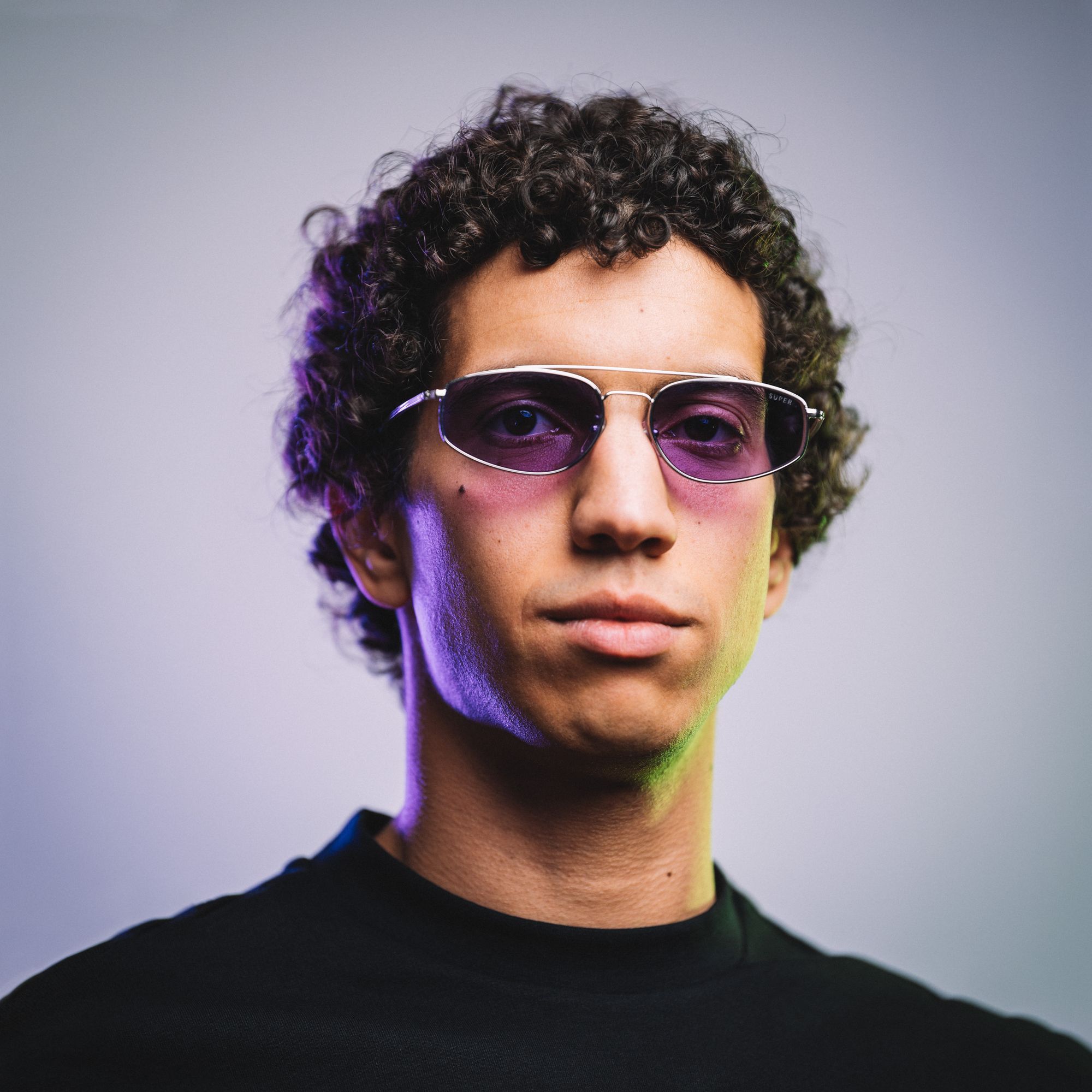 How to Build an Auto-Playing Slideshow with React · Tutorial