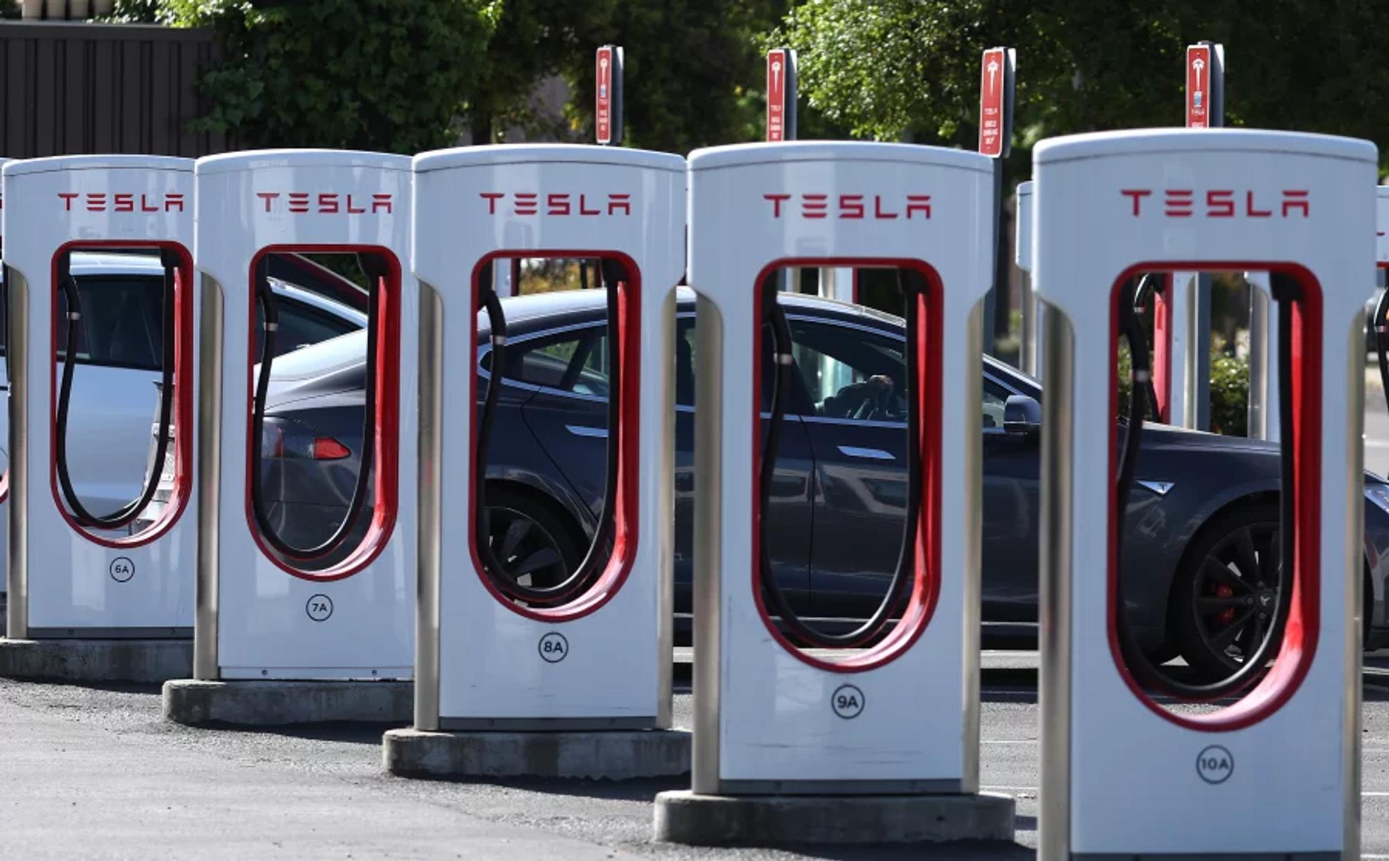 Tesla Launches New Public Charging Feature For EV Owners | Zecar ...