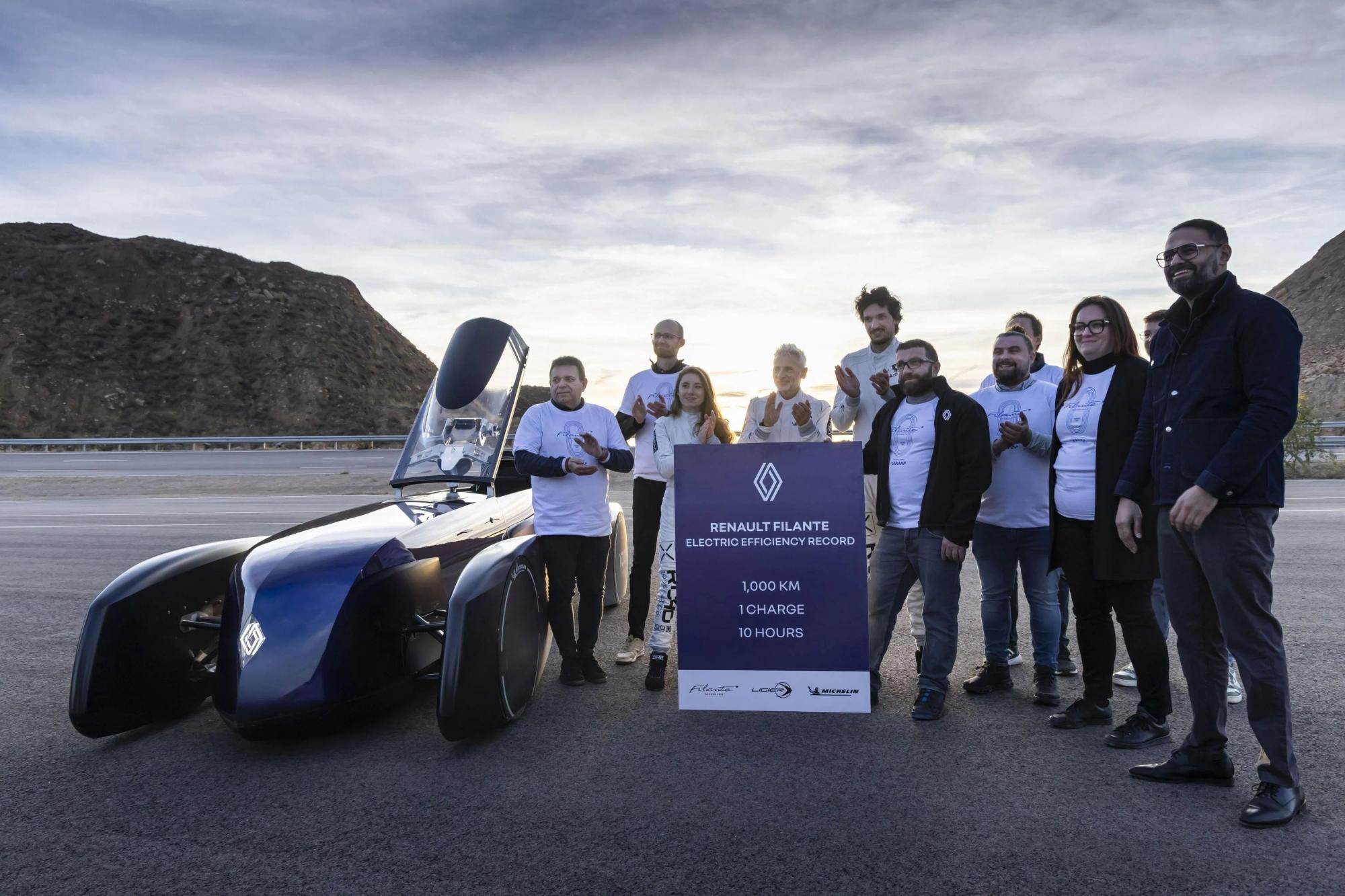 Renault electric concept covers 1000km in under 10 hours on a single ...