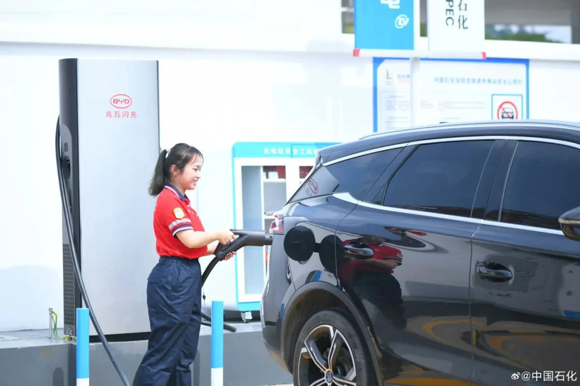 BYD’s 1,000 kW EV Chargers Go Live in China – 400 km in 5 Minutes ...