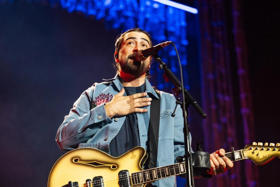 Noah Kahan Claims Top Rock Album at the 2024 Billboard Music Awards ...