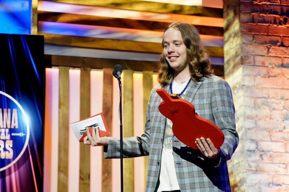 Billy Strings Crowned Artist of the Year at the 2023 Americana Honors ...