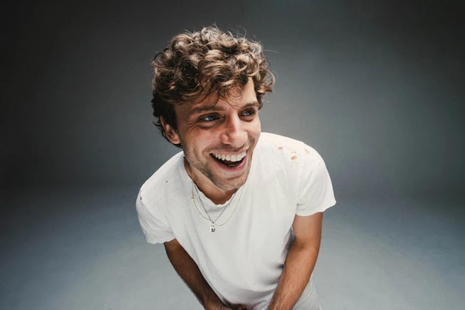 Newcomer Mark Ambor to Release Debut Album in August | Holler