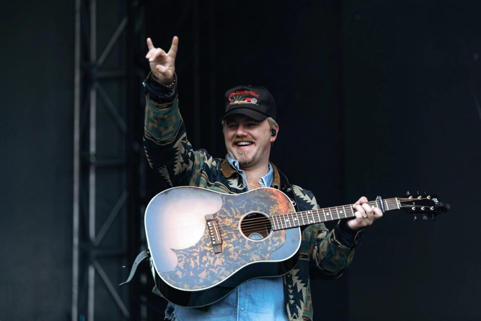 Ernest and Friends Play Unforgettable Tribute to Late Legend Keith ...