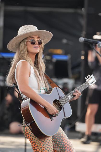 Lainey Wilson's New Bar, Bell Bottoms Up, to Open Its Doors On May 31 ...