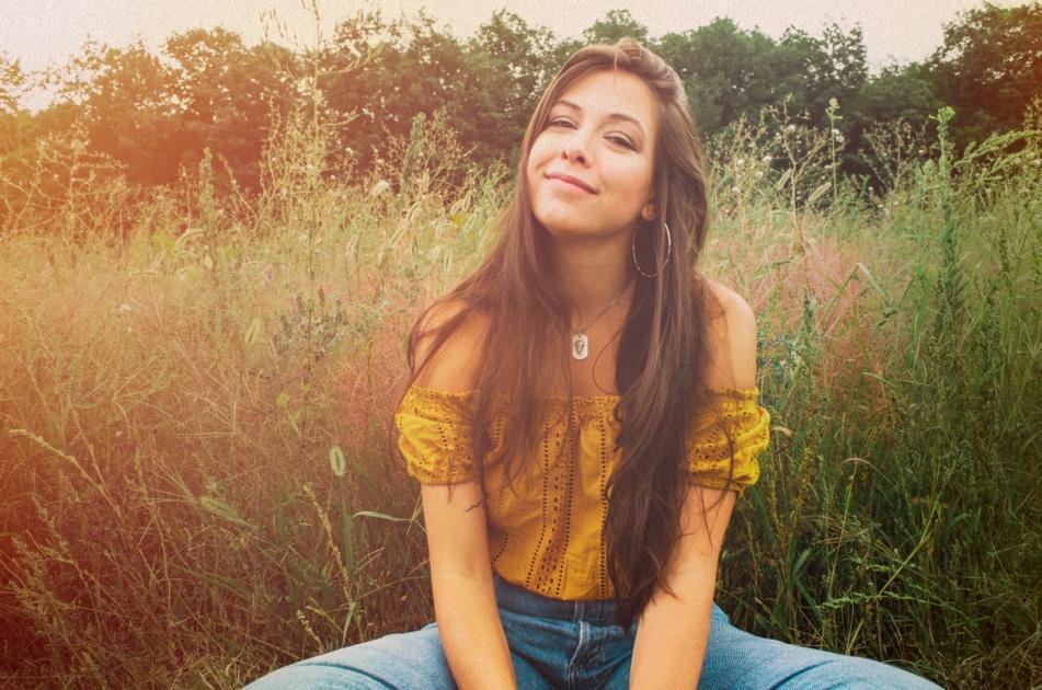 New Canadian Country Singers: A List of 10 of the Best | Holler