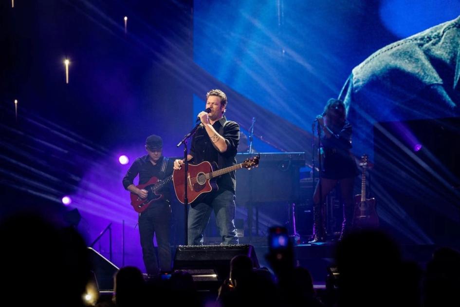 Blake Shelton's ‘Texas’ Spends Third Week at No. 1 on UK Country Radio ...