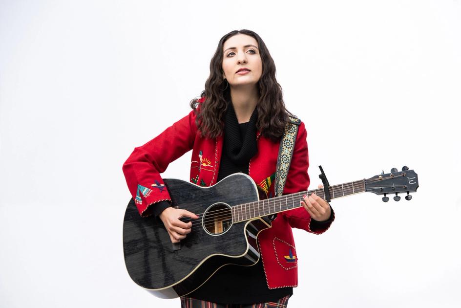 Stella Prince 'What's Mine' Premiere | Holler