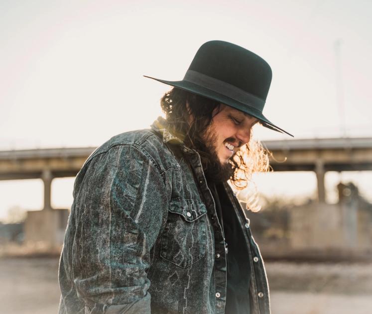 Tanner Usrey Releases Debut Album 'Crossing Lines'; Shares New Version ...