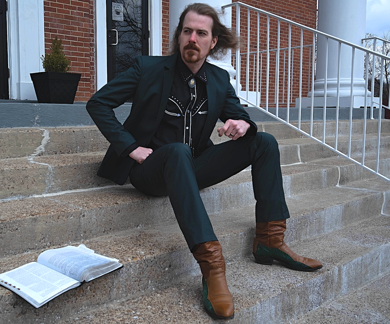 Single Premiere: Mick Mullin's 'Bristol 1927' ft. Hannah Juanita